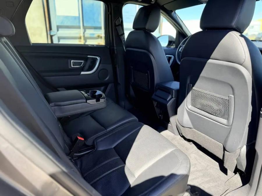 Серый Ленд Ровер Discovery Sport 2015 в Рига, объемом двигателя 2.20 л и пробегом 189 тыс. км за 13995 €, фото 26 на AUTOMOTO.COM.LV