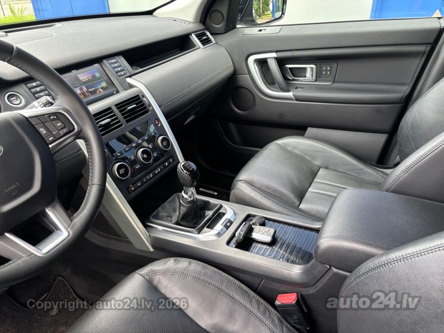 Grey Land Rover Discovery Sport 2015 in Paide, with an engine capacity of 2.20 L and mileage of 283 thousand km for 8490 €, photo 13 on AUTOMOTO.COM.LV