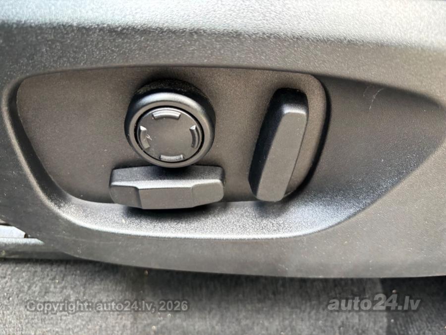 Grey Land Rover Discovery Sport 2015 in Paide, with an engine capacity of 2.20 L and mileage of 283 thousand km for 8490 €, photo 21 on AUTOMOTO.COM.LV