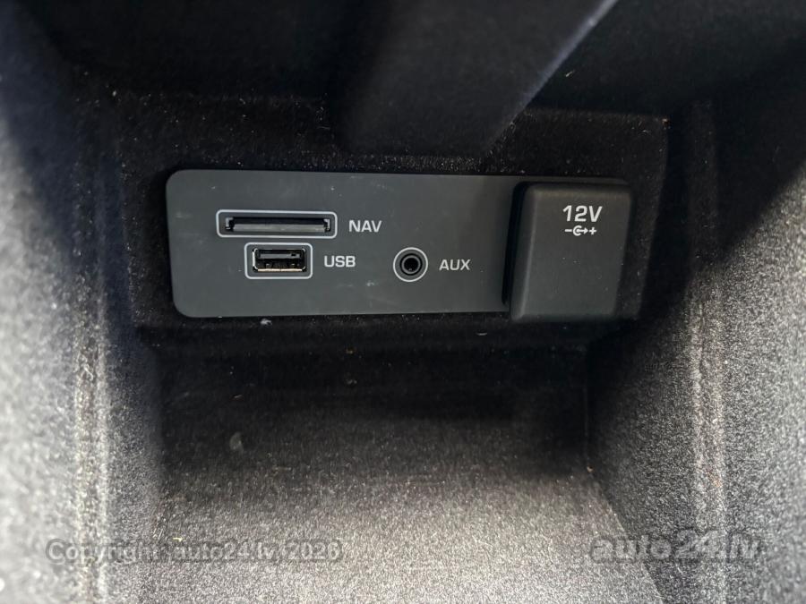 Grey Land Rover Discovery Sport 2015 in Paide, with an engine capacity of 2.20 L and mileage of 283 thousand km for 8490 €, photo 26 on AUTOMOTO.COM.LV