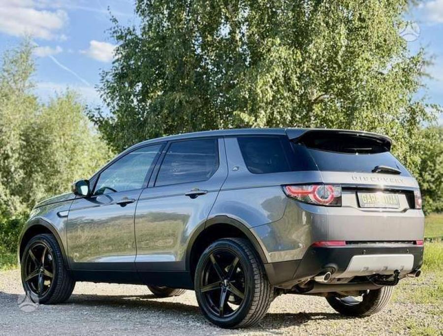Pelēks Land Rover Discovery Sport 2015 Šauļi, ar dzinēja tilpumu 2.18 L un nobraukumu 213 tūkst. km par 14450 €, foto 4 vietnē AUTOMOTO.COM.LV