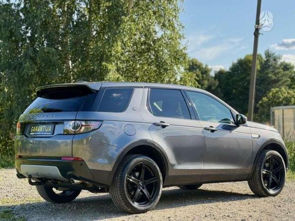 Pelēks Land Rover Discovery Sport 2015 Šauļi, ar dzinēja tilpumu 2.18 L un nobraukumu 213 tūkst. km par 14450 €, foto 4 vietnē AUTOMOTO.COM.LV