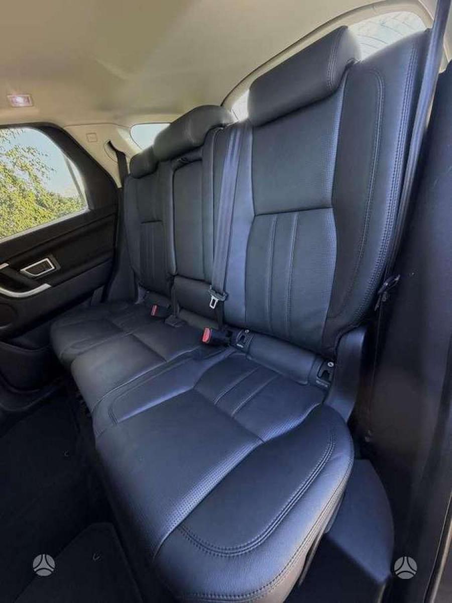 Pelēks Land Rover Discovery Sport 2015 Šauļi, ar dzinēja tilpumu 2.18 L un nobraukumu 213 tūkst. km par 14450 €, foto 59 vietnē AUTOMOTO.COM.LV