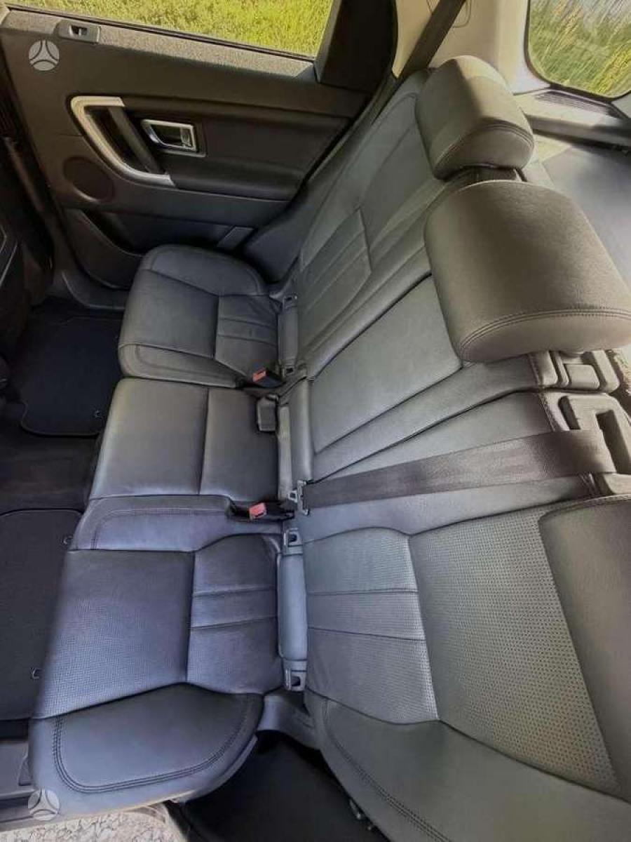 Pelēks Land Rover Discovery Sport 2015 Šauļi, ar dzinēja tilpumu 2.18 L un nobraukumu 213 tūkst. km par 14450 €, foto 63 vietnē AUTOMOTO.COM.LV