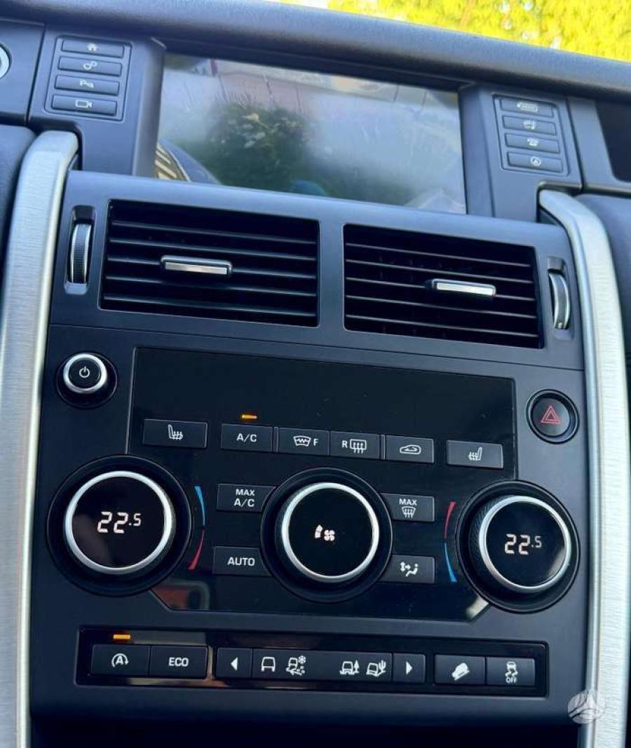Pelēks Land Rover Discovery Sport 2015 Šauļi, ar dzinēja tilpumu 2.18 L un nobraukumu 213 tūkst. km par 14450 €, foto 79 vietnē AUTOMOTO.COM.LV