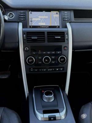 Pelēks Land Rover Discovery Sport 2015 Šauļi, ar dzinēja tilpumu 2.18 L un nobraukumu 213 tūkst. km par 14450 €, foto 81 vietnē AUTOMOTO.COM.LV