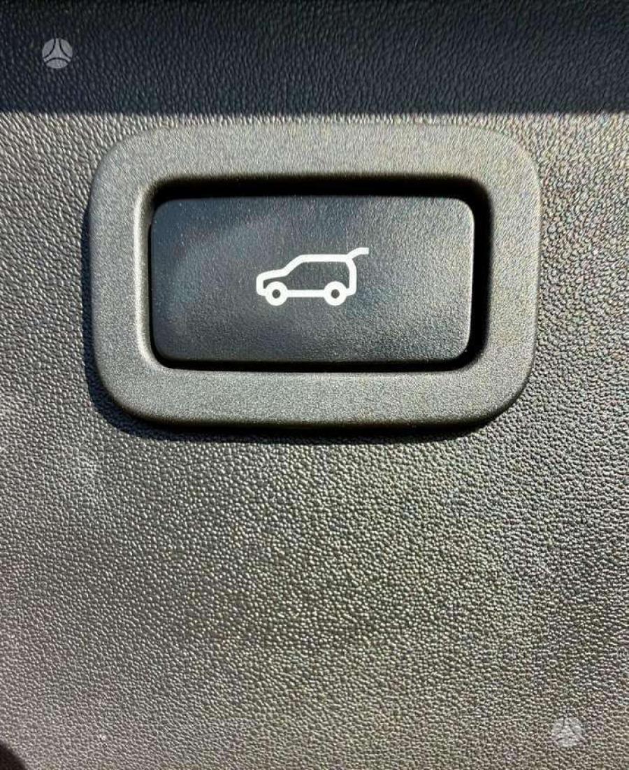 Pelēks Land Rover Discovery Sport 2015 Šauļi, ar dzinēja tilpumu 2.18 L un nobraukumu 213 tūkst. km par 14450 €, foto 89 vietnē AUTOMOTO.COM.LV