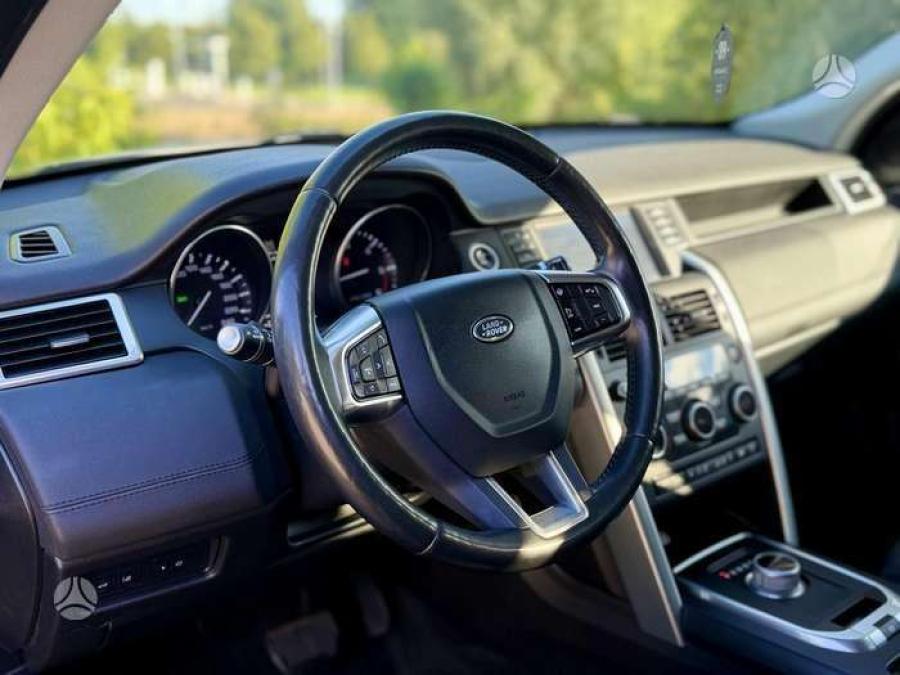 Pelēks Land Rover Discovery Sport 2015 Šauļi, ar dzinēja tilpumu 2.18 L un nobraukumu 213 tūkst. km par 14450 €, foto 44 vietnē AUTOMOTO.COM.LV