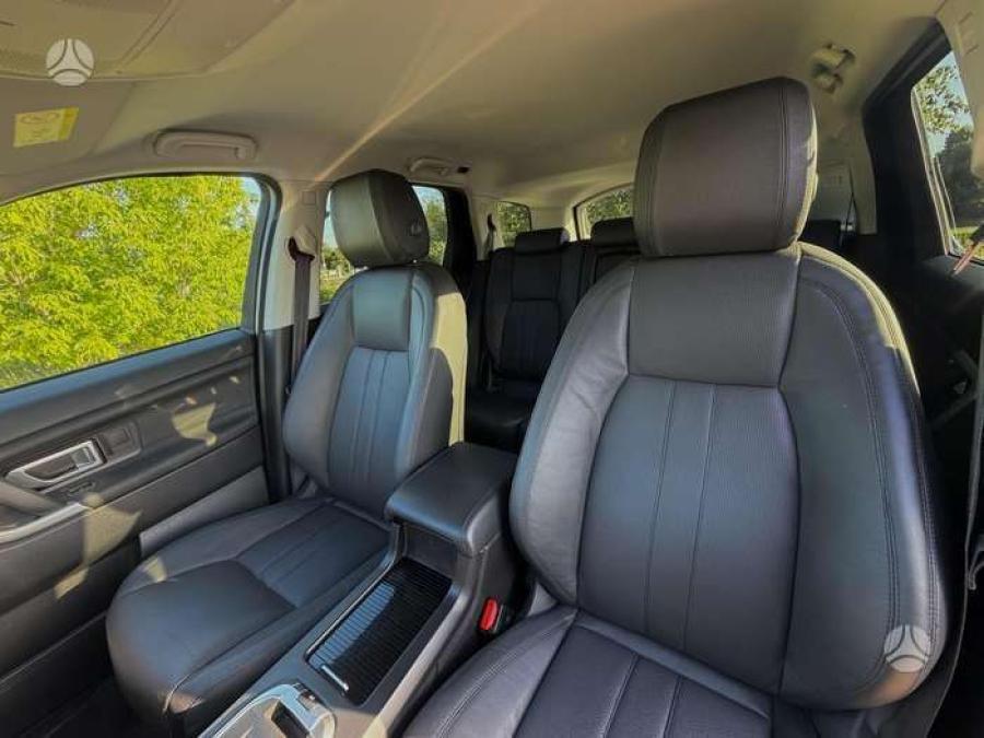 Pelēks Land Rover Discovery Sport 2015 Šauļi, ar dzinēja tilpumu 2.18 L un nobraukumu 213 tūkst. km par 14450 €, foto 50 vietnē AUTOMOTO.COM.LV