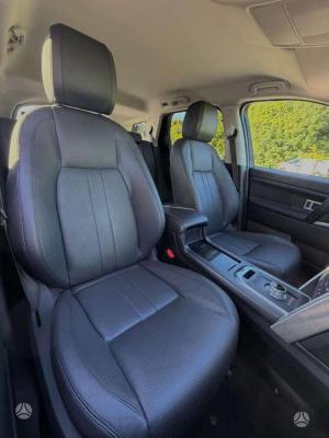 Pelēks Land Rover Discovery Sport 2015 Šauļi, ar dzinēja tilpumu 2.18 L un nobraukumu 213 tūkst. km par 14450 €, foto 56 vietnē AUTOMOTO.COM.LV