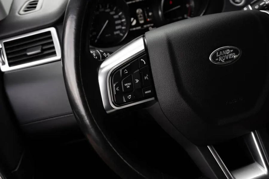 Pelēks Land Rover Discovery Sport 2015 Jelgava, ar dzinēja tilpumu 2.20 L un nobraukumu 157 tūkst. km par 13500 €, foto 17 vietnē AUTOMOTO.COM.LV