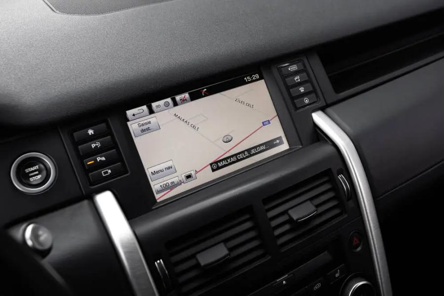 Pelēks Land Rover Discovery Sport 2015 Jelgava, ar dzinēja tilpumu 2.20 L un nobraukumu 157 tūkst. km par 13500 €, foto 21 vietnē AUTOMOTO.COM.LV