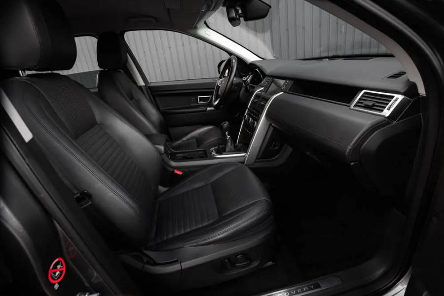 Pelēks Land Rover Discovery Sport 2015 Jelgava, ar dzinēja tilpumu 2.20 L un nobraukumu 157 tūkst. km par 13500 €, foto 29 vietnē AUTOMOTO.COM.LV