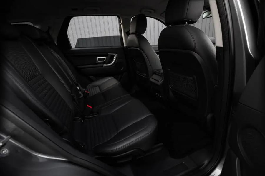 Pelēks Land Rover Discovery Sport 2015 Jelgava, ar dzinēja tilpumu 2.20 L un nobraukumu 157 tūkst. km par 13500 €, foto 30 vietnē AUTOMOTO.COM.LV