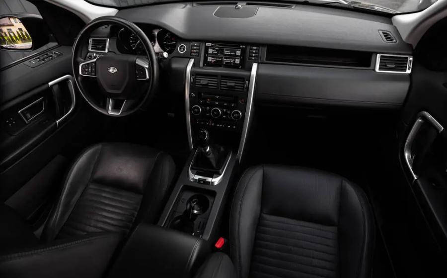 Pelēks Land Rover Discovery Sport 2015 Jelgava, ar dzinēja tilpumu 2.20 L un nobraukumu 157 tūkst. km par 13500 €, foto 31 vietnē AUTOMOTO.COM.LV