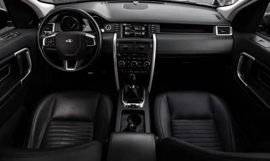 Pelēks Land Rover Discovery Sport 2015 Jelgava, ar dzinēja tilpumu 2.20 L un nobraukumu 157 tūkst. km par 13500 €, foto 32 vietnē AUTOMOTO.COM.LV