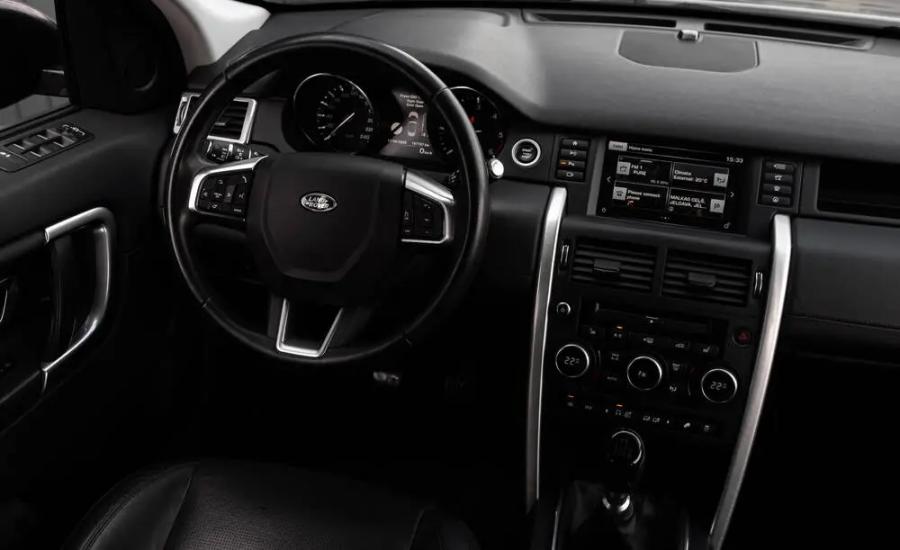 Pelēks Land Rover Discovery Sport 2015 Jelgava, ar dzinēja tilpumu 2.20 L un nobraukumu 157 tūkst. km par 13500 €, foto 33 vietnē AUTOMOTO.COM.LV