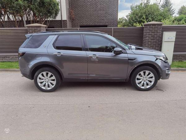Pelēks Land Rover Discovery Sport 2015 Kauņa, ar dzinēja tilpumu 2.18 L un nobraukumu 264 tūkst. km par 5200 €, foto 2 vietnē AUTOMOTO.COM.LV