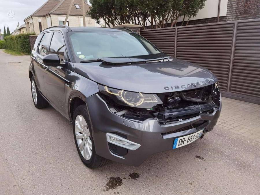 Grey Land Rover Discovery Sport 2015 in Kaunas, with an engine capacity of 2.18 L and mileage of 264 thousand km for 5200 €, photo 4 on AUTOMOTO.COM.LV