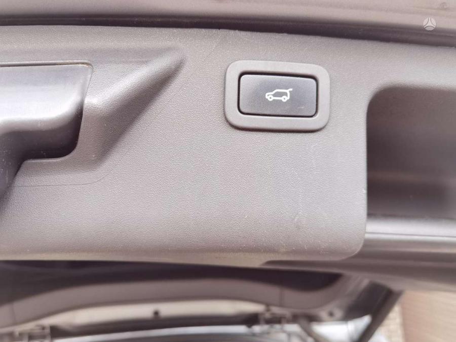 Grey Land Rover Discovery Sport 2015 in Kaunas, with an engine capacity of 2.18 L and mileage of 264 thousand km for 5200 €, photo 29 on AUTOMOTO.COM.LV