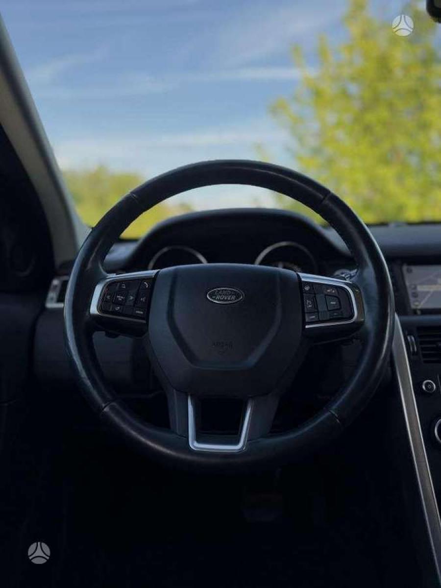 Pelēks Land Rover Discovery Sport 2015 Šauļi, ar dzinēja tilpumu 2.18 L un nobraukumu 213 tūkst. km par 14450 €, foto 30 vietnē AUTOMOTO.COM.LV