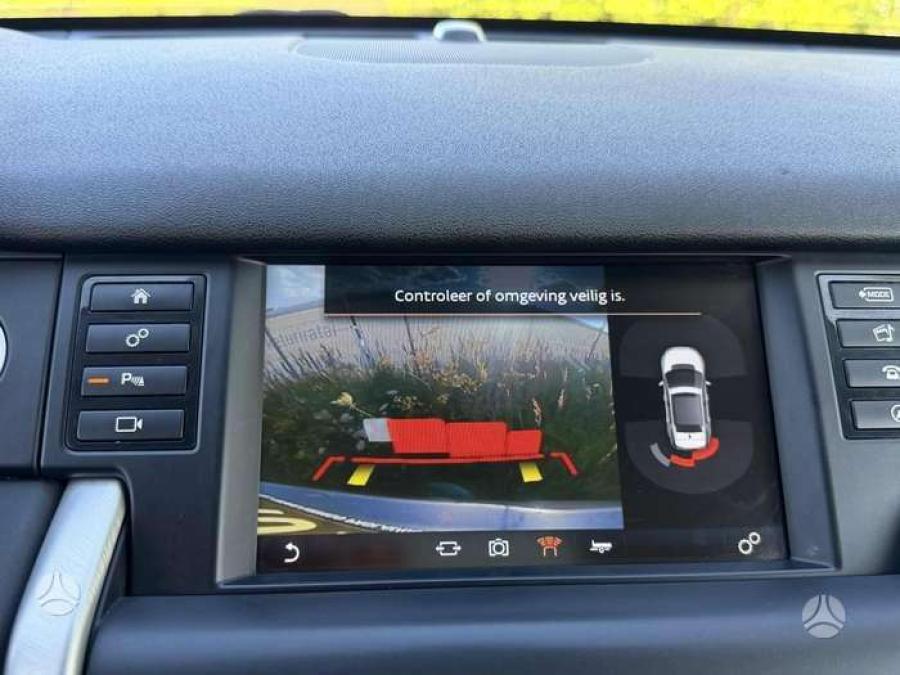 Pelēks Land Rover Discovery Sport 2015 Šauļi, ar dzinēja tilpumu 2.18 L un nobraukumu 213 tūkst. km par 14450 €, foto 47 vietnē AUTOMOTO.COM.LV