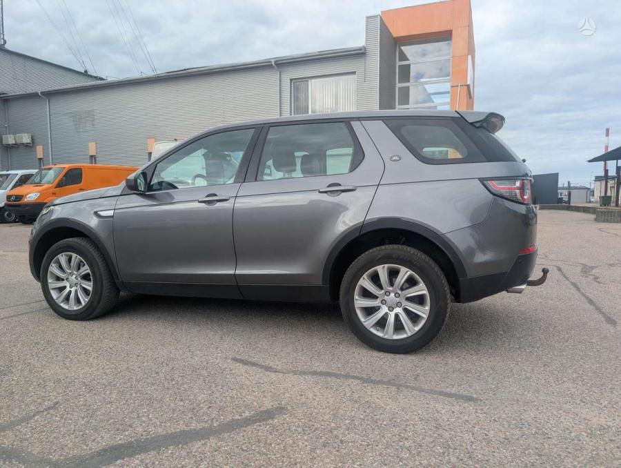Pelēks Land Rover Discovery Sport 2015 Viļņa, ar dzinēja tilpumu 2.18 L un nobraukumu 196 tūkst. km par 11999 €, foto 4 vietnē AUTOMOTO.COM.LV