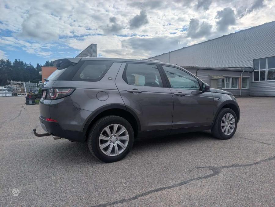 Pelēks Land Rover Discovery Sport 2015 Viļņa, ar dzinēja tilpumu 2.18 L un nobraukumu 196 tūkst. km par 11999 €, foto 5 vietnē AUTOMOTO.COM.LV