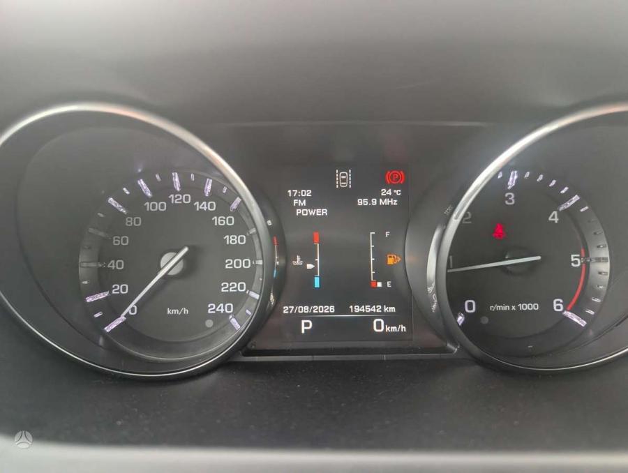 Pelēks Land Rover Discovery Sport 2015 Viļņa, ar dzinēja tilpumu 2.18 L un nobraukumu 196 tūkst. km par 11999 €, foto 9 vietnē AUTOMOTO.COM.LV