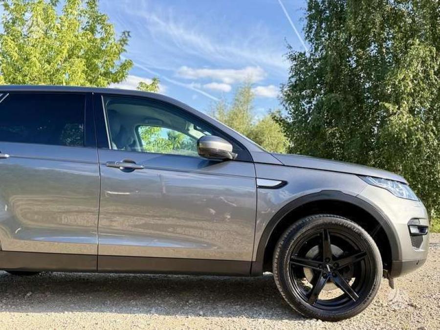 Pelēks Land Rover Discovery Sport 2015 Šauļi, ar dzinēja tilpumu 2.18 L un nobraukumu 213 tūkst. km par 14450 €, foto 11 vietnē AUTOMOTO.COM.LV