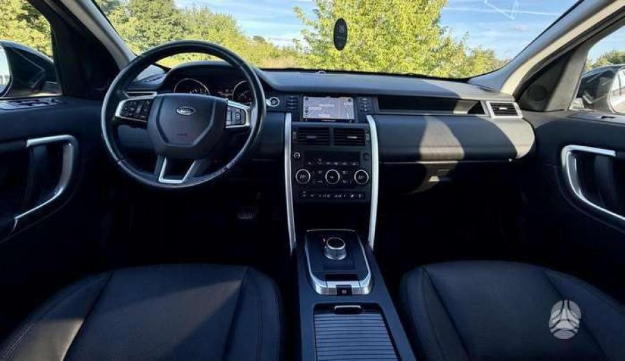 Pelēks Land Rover Discovery Sport 2015 Šauļi, ar dzinēja tilpumu 2.18 L un nobraukumu 213 tūkst. km par 14450 €, foto 33 vietnē AUTOMOTO.COM.LV