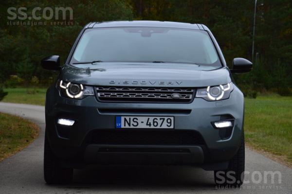 Land Rover Discovery Sport 2015 in Riga on AUTOMOTO.COM.LV Grey Land Rover Discovery Sport 2015 in Riga, with an engine capacity of 2.20 L and mileage of 190 thousand km for 11590 €, photo 3 on AUTOMOTO.COM.LV