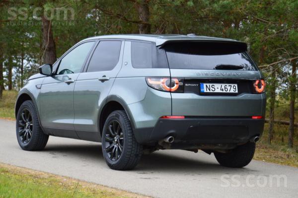 Land Rover Discovery Sport 2015 in Riga on AUTOMOTO.COM.LV Grey Land Rover Discovery Sport 2015 in Riga, with an engine capacity of 2.20 L and mileage of 190 thousand km for 11590 €, photo 4 on AUTOMOTO.COM.LV