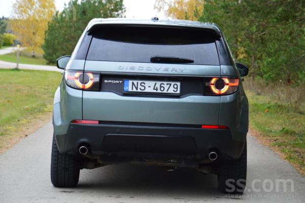 Land Rover Discovery Sport 2015 in Riga on AUTOMOTO.COM.LV Grey Land Rover Discovery Sport 2015 in Riga, with an engine capacity of 2.20 L and mileage of 190 thousand km for 11590 €, photo 5 on AUTOMOTO.COM.LV