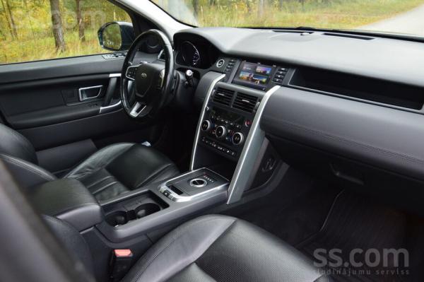 Land Rover Discovery Sport 2015 in Riga on AUTOMOTO.COM.LV Grey Land Rover Discovery Sport 2015 in Riga, with an engine capacity of 2.20 L and mileage of 190 thousand km for 11590 €, photo 9 on AUTOMOTO.COM.LV