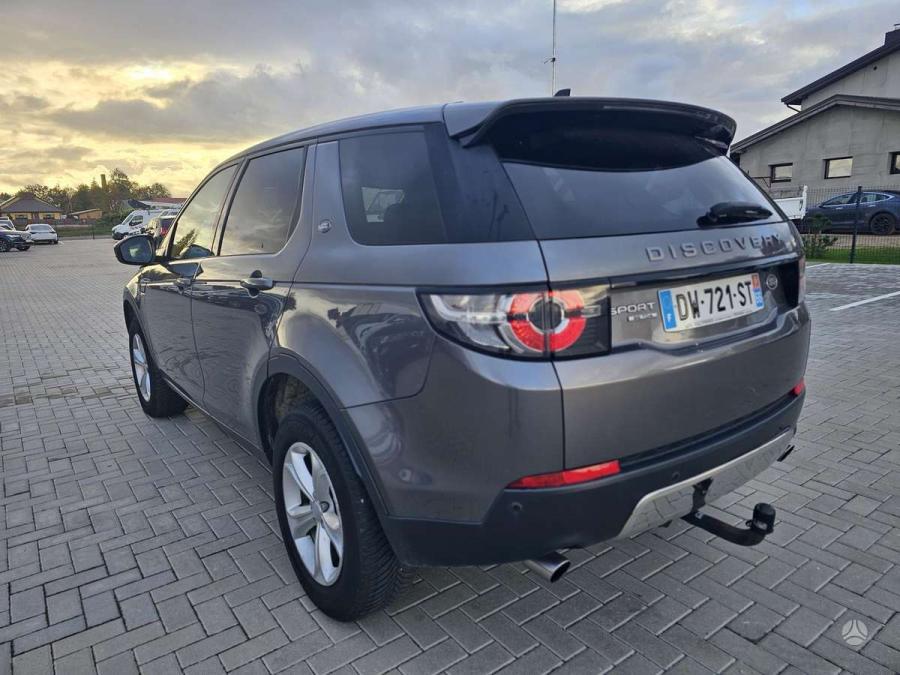 Grey Land Rover Discovery Sport 2015 in Taurage, with an engine capacity of 2.00 L and mileage of 212 thousand km for 6700 €, photo 5 on AUTOMOTO.COM.LV