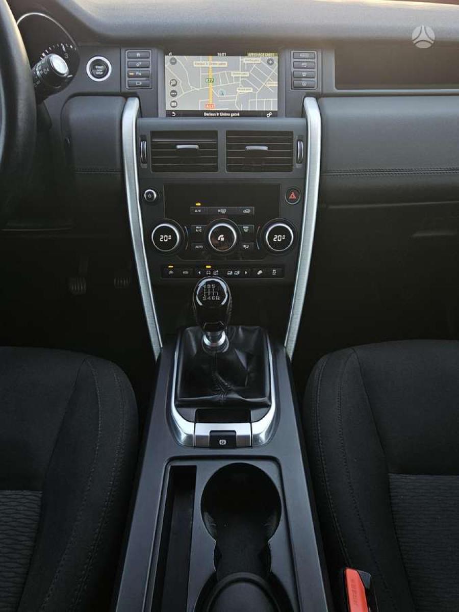 Grey Land Rover Discovery Sport 2015 in Taurage, with an engine capacity of 2.00 L and mileage of 212 thousand km for 6700 €, photo 11 on AUTOMOTO.COM.LV