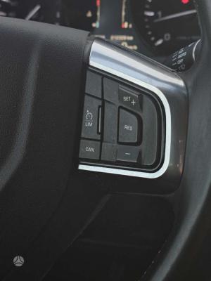 Grey Land Rover Discovery Sport 2015 in Taurage, with an engine capacity of 2.00 L and mileage of 212 thousand km for 6700 €, photo 13 on AUTOMOTO.COM.LV