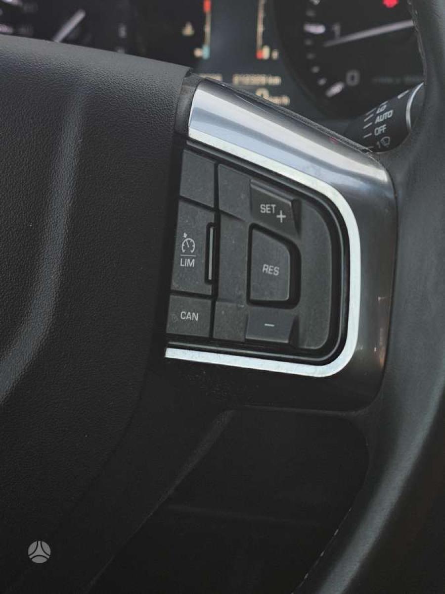 Grey Land Rover Discovery Sport 2015 in Taurage, with an engine capacity of 2.00 L and mileage of 212 thousand km for 6700 €, photo 13 on AUTOMOTO.COM.LV