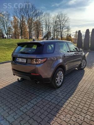 Pelēks Land Rover Discovery Sport 2016 Rīga, ar dzinēja tilpumu 2.00 L un nobraukumu 203 tūkst. km par 11000 €, foto 2 vietnē AUTOMOTO.COM.LV