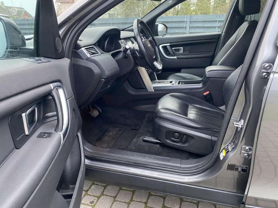 Pelēks Land Rover Discovery Sport 2016 Marijampole, ar dzinēja tilpumu 2.00 L un nobraukumu 172 tūkst. km par 10700 €, foto 7 vietnē AUTOMOTO.COM.LV