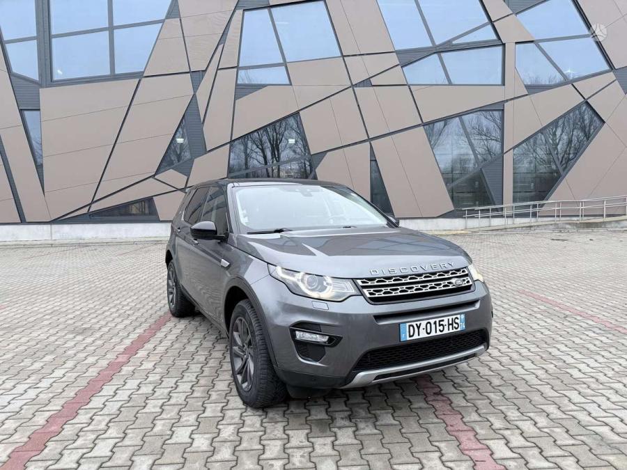 Pelēks Land Rover Discovery Sport 2016 Šauļi, ar dzinēja tilpumu 2.00 L un nobraukumu 155 tūkst. km par 11200 €, foto 1 vietnē AUTOMOTO.COM.LV