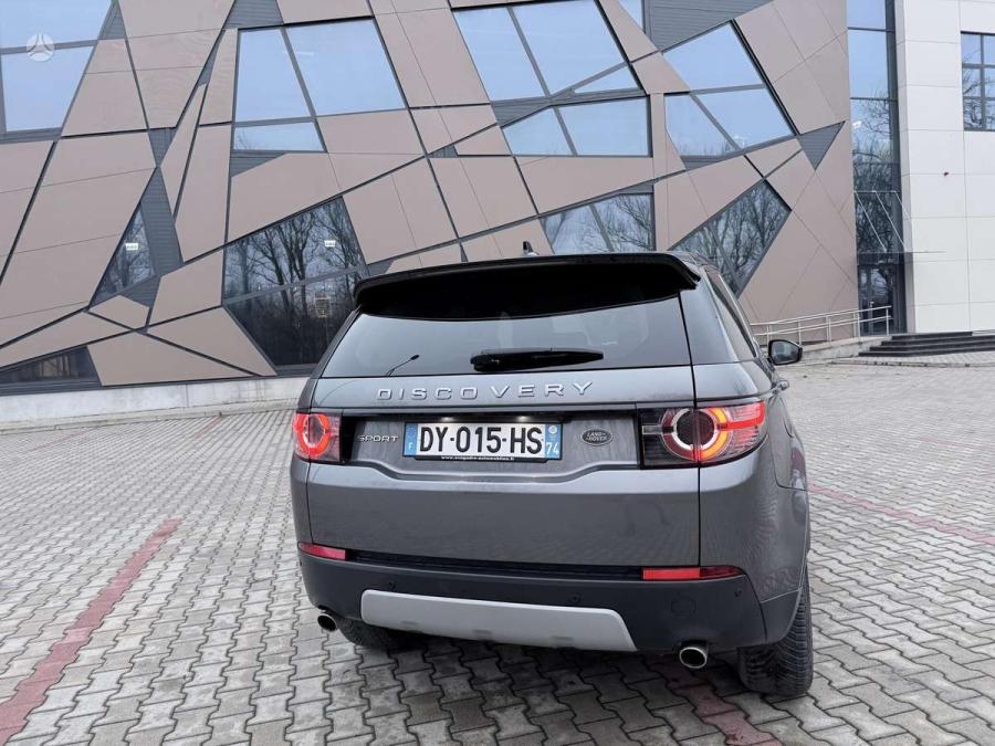 Pelēks Land Rover Discovery Sport 2016 Šauļi, ar dzinēja tilpumu 2.00 L un nobraukumu 155 tūkst. km par 11200 €, foto 15 vietnē AUTOMOTO.COM.LV