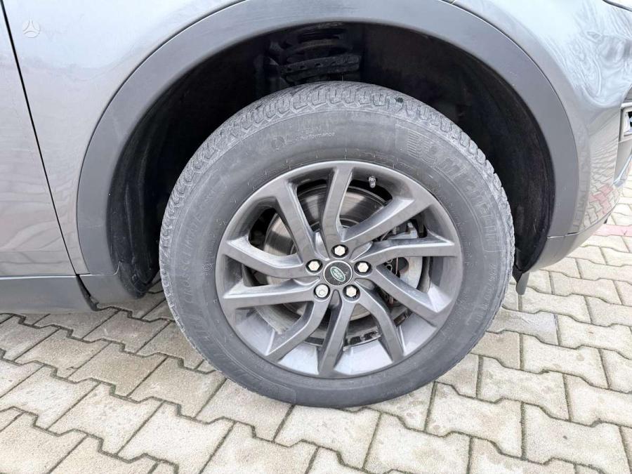 Pelēks Land Rover Discovery Sport 2016 Šauļi, ar dzinēja tilpumu 2.00 L un nobraukumu 155 tūkst. km par 11200 €, foto 22 vietnē AUTOMOTO.COM.LV