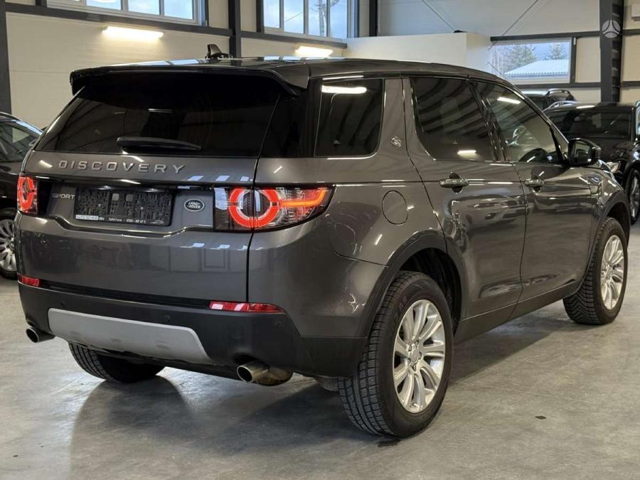 Grey Land Rover Discovery Sport 2016 in Marijampole, with an engine capacity of 2.00 L and mileage of 213 thousand km for 10500 €, photo 8 on AUTOMOTO.COM.LV