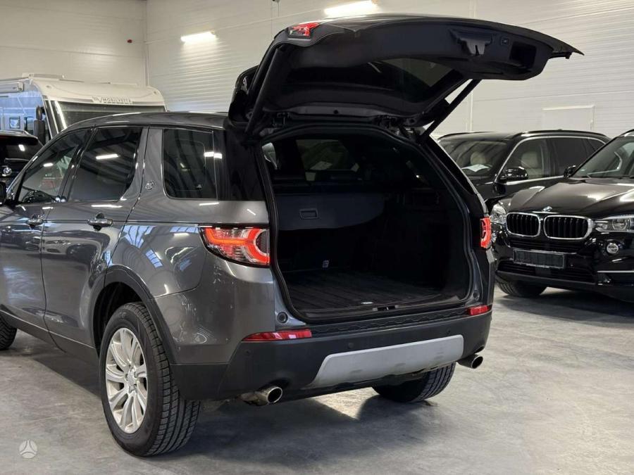 Grey Land Rover Discovery Sport 2016 in Marijampole, with an engine capacity of 2.00 L and mileage of 213 thousand km for 10500 €, photo 13 on AUTOMOTO.COM.LV