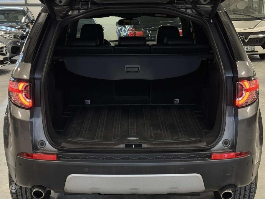 Grey Land Rover Discovery Sport 2016 in Marijampole, with an engine capacity of 2.00 L and mileage of 213 thousand km for 10500 €, photo 14 on AUTOMOTO.COM.LV