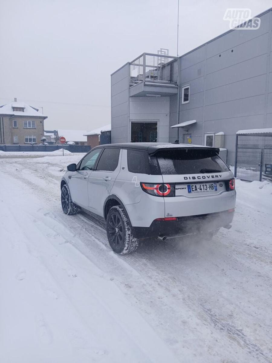 Pelēks Land Rover Discovery Sport 2016 Tauragė, ar dzinēja tilpumu 2.00 L un nobraukumu 165 tūkst. km par 10450 €, foto 2 vietnē AUTOMOTO.COM.LV