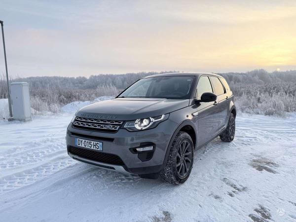 Grey Land Rover Discovery Sport 2016 in Siauliai, with an engine capacity of 2.00 L and mileage of 155 thousand km for 10900 €, photo 2 on AUTOMOTO.COM.LV