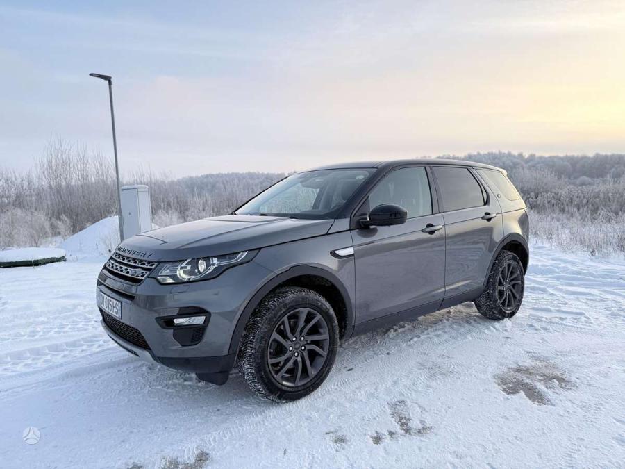 Pelēks Land Rover Discovery Sport 2016 Šauļi, ar dzinēja tilpumu 2.00 L un nobraukumu 155 tūkst. km par 10900 €, foto 3 vietnē AUTOMOTO.COM.LV